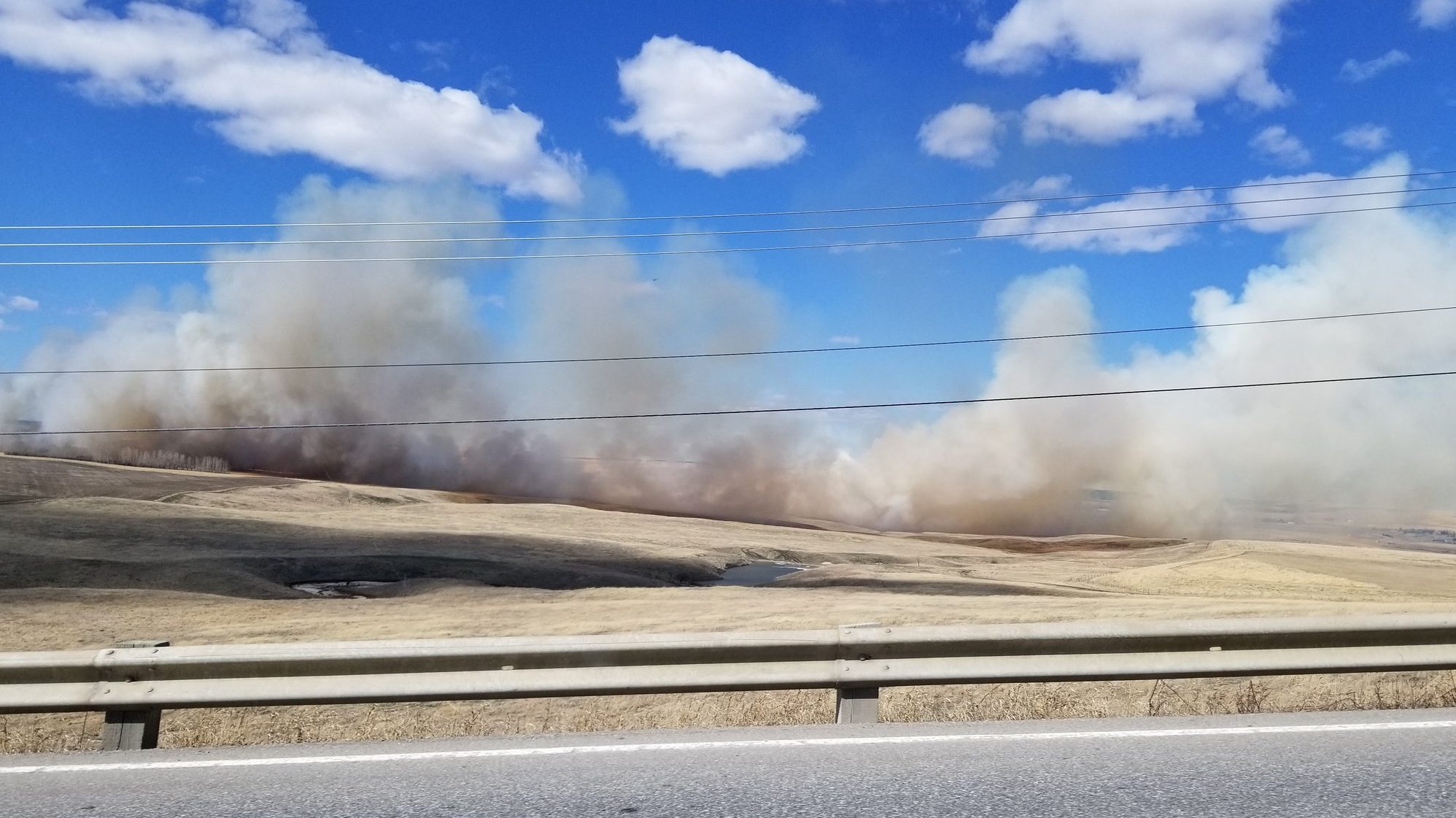 Grass fires prompt burning bans in the Calgary area