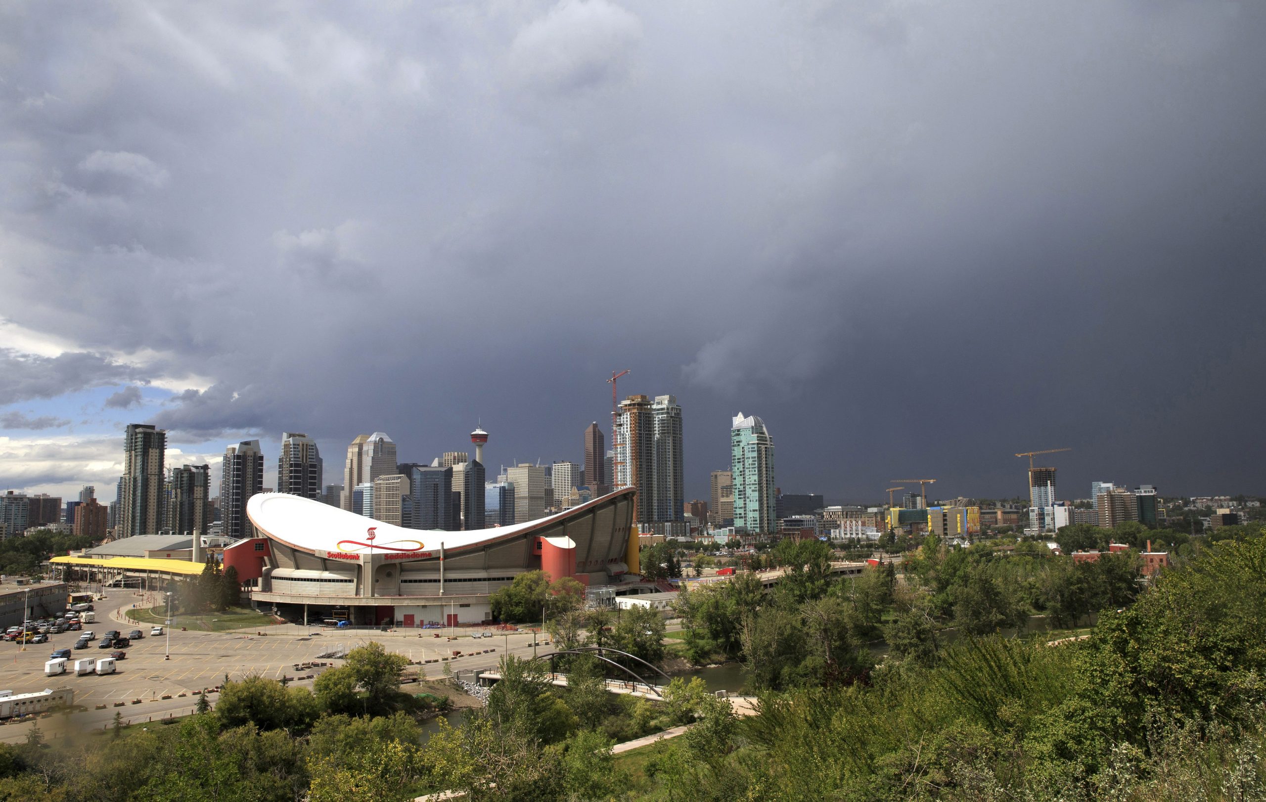 Calgary hit with heavy thunderstorm following week of blistering warm temps