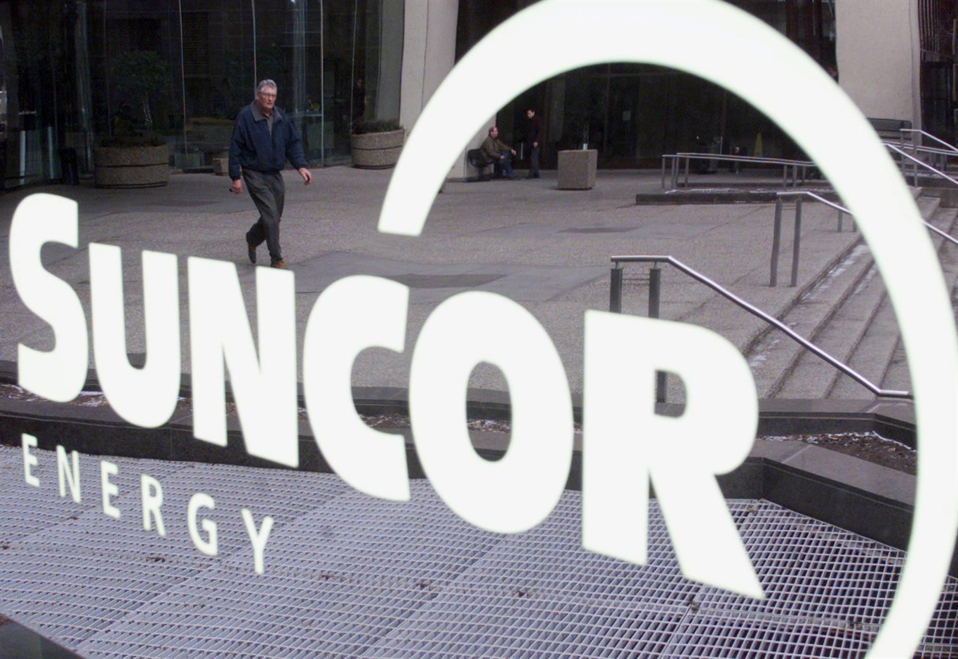 Suncor Energy adopts a net-zero-by-2050 greenhouse gas emissions target