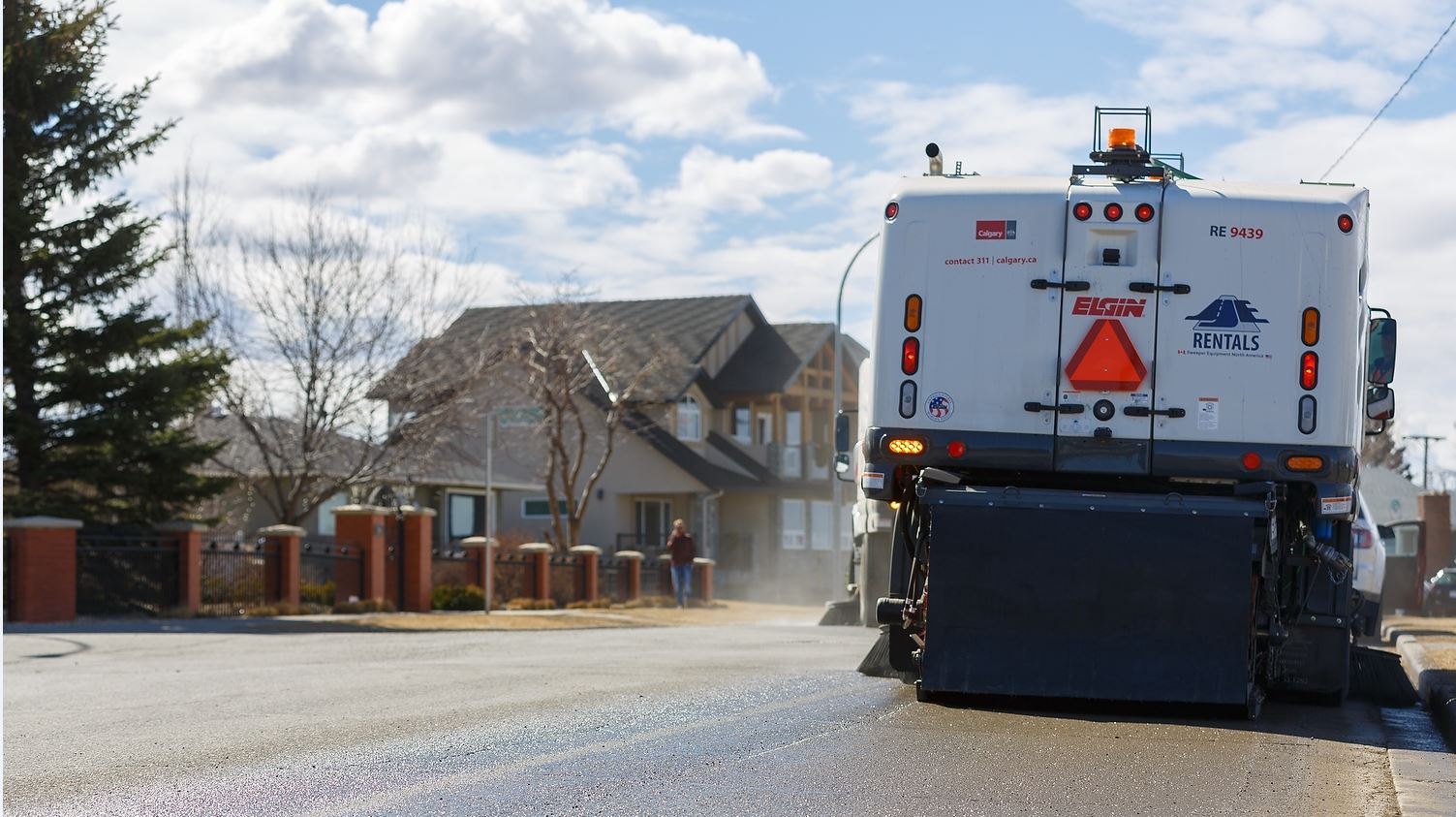 Calgary’s annual street sweeping begins April 18 | CityNews Calgary