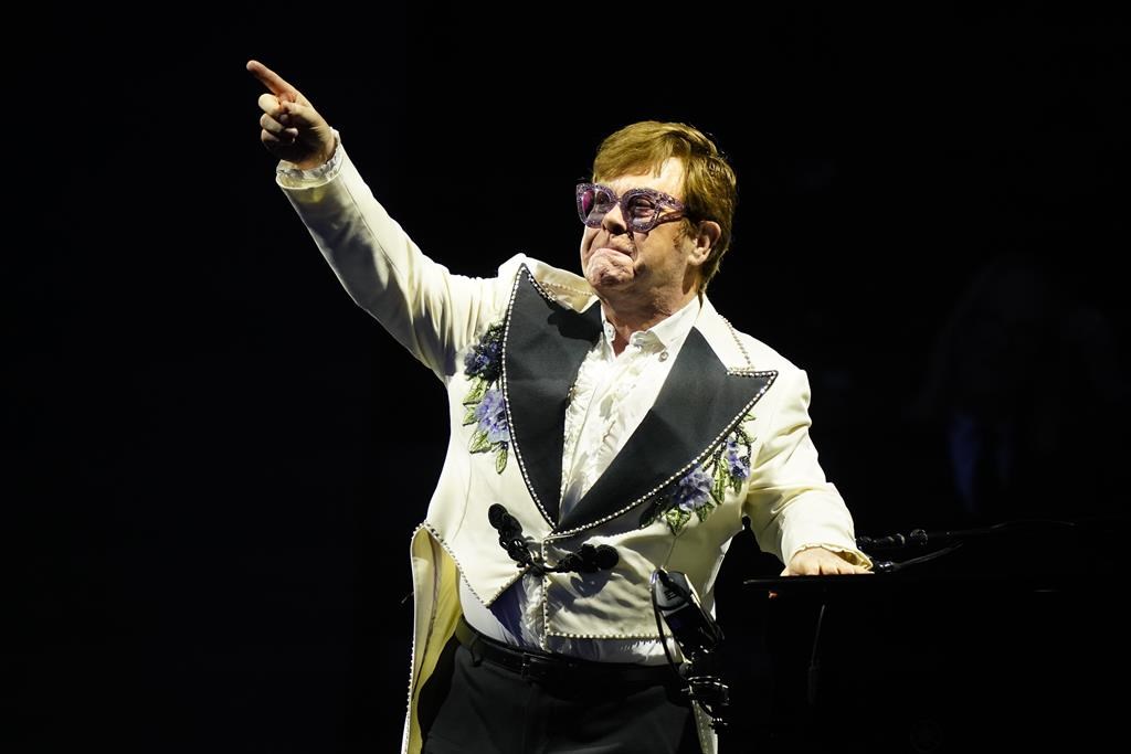 Elton John pays tribute to Queen in Toronto - CityNews Calgary