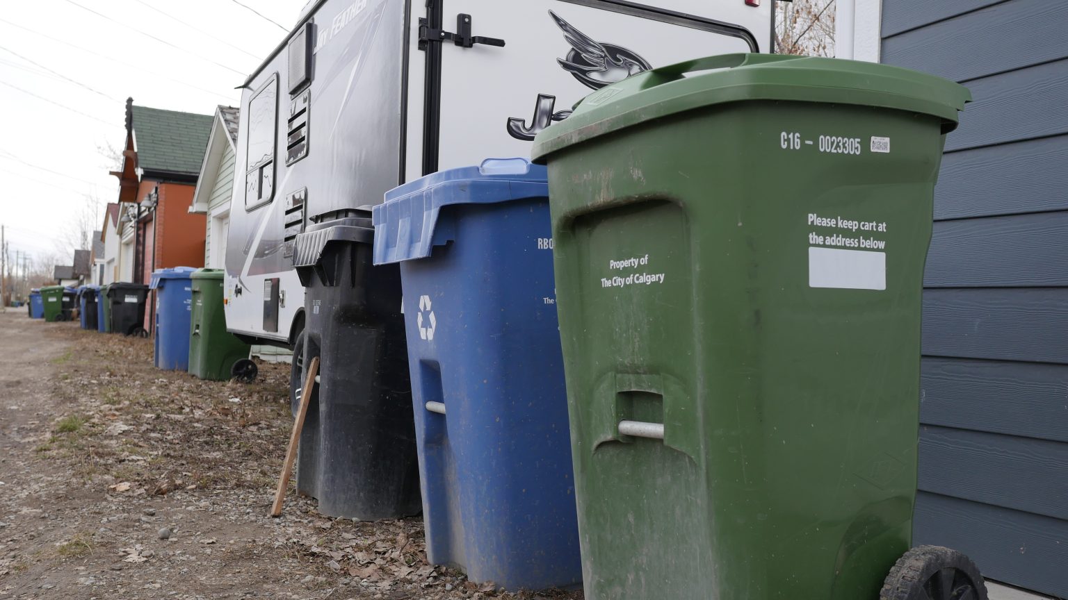 City of Calgary wants to take your trash in annual cleanup