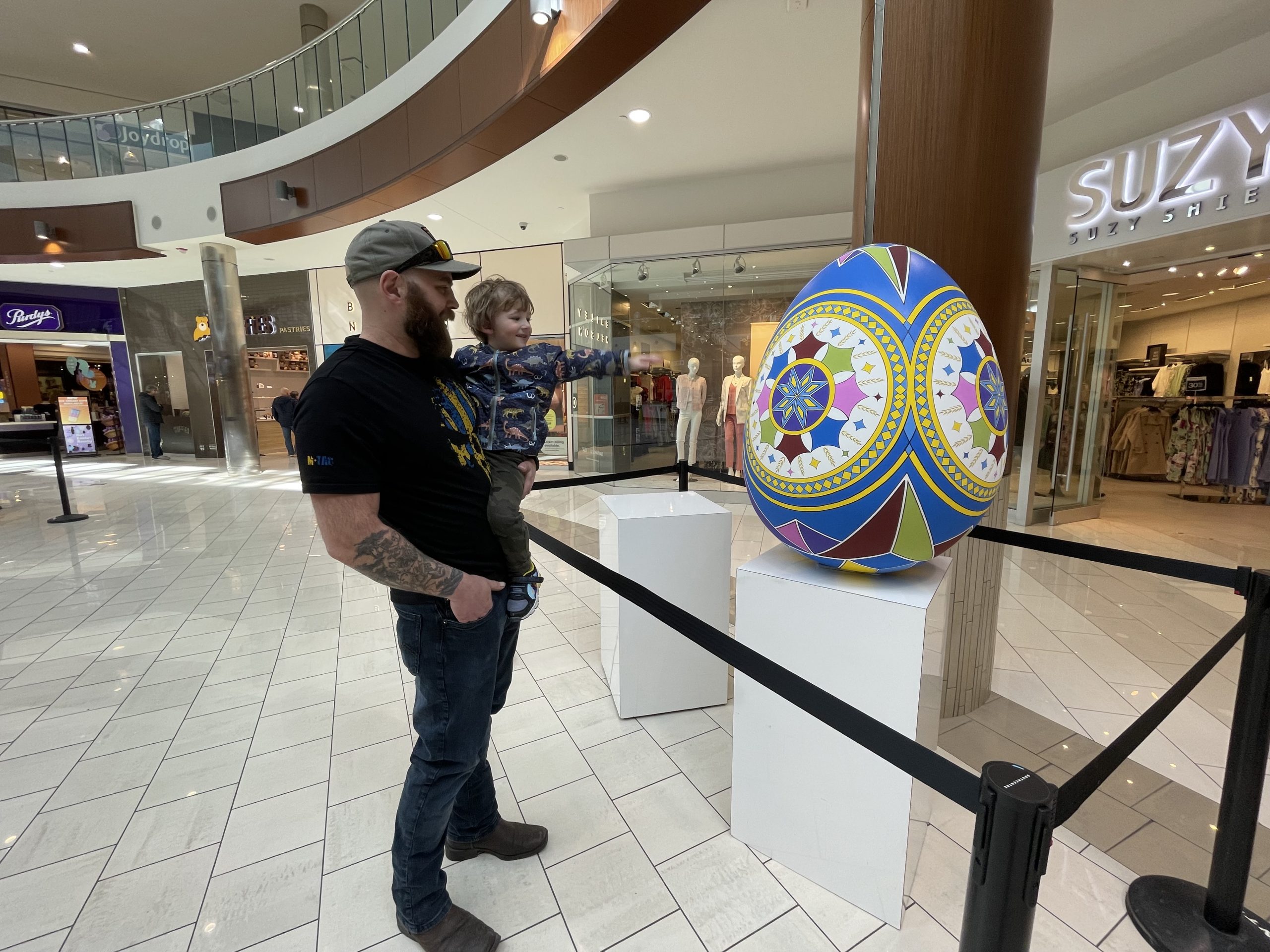 Calgary paints Ukrainian Easter eggs for charity - CityNews Calgary