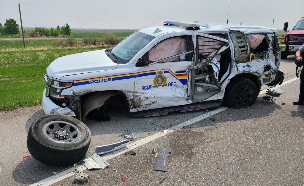 Claresholm RCMP cruiser struck by semi | CityNews Calgary