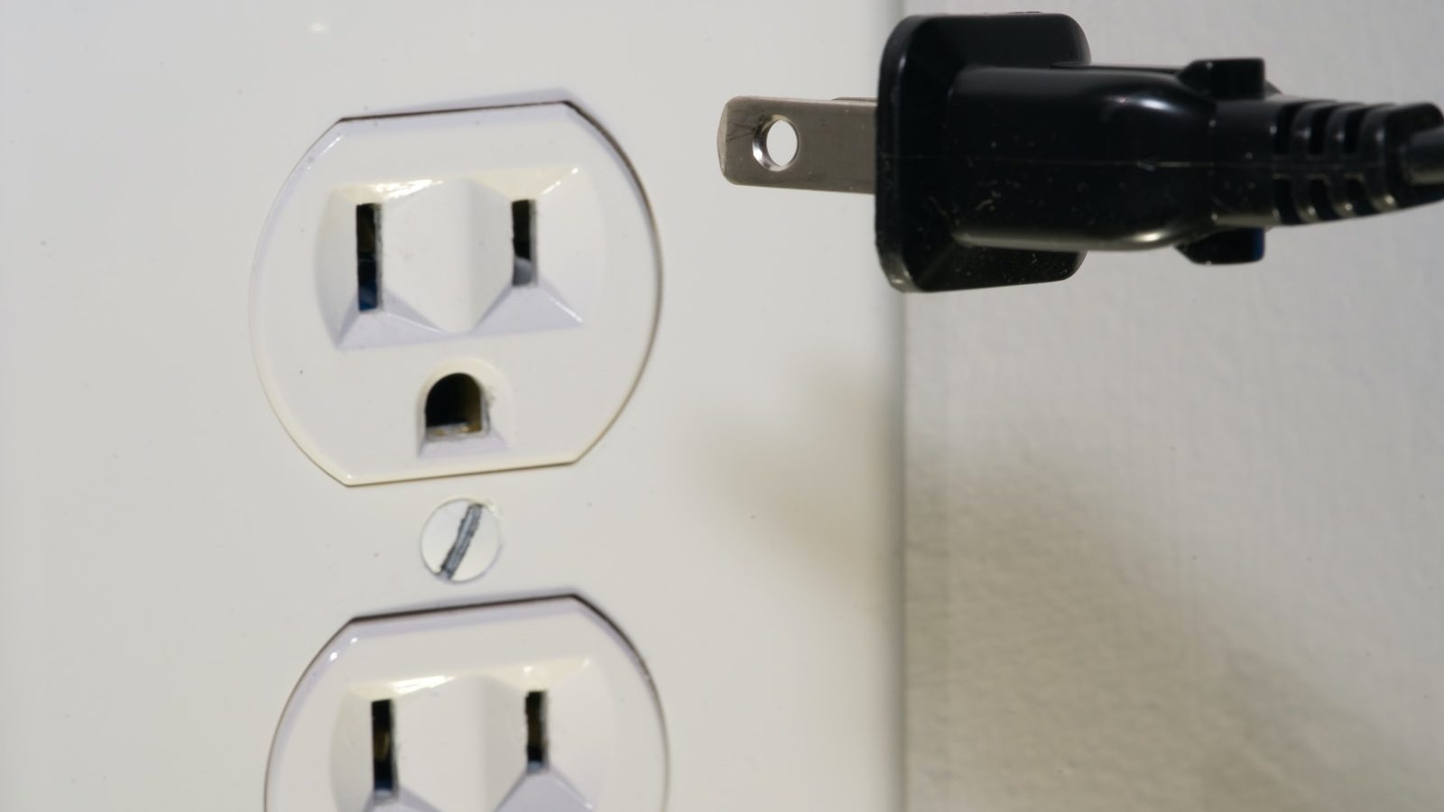 Power restored to 10,000 customers after outage in NE Calgary