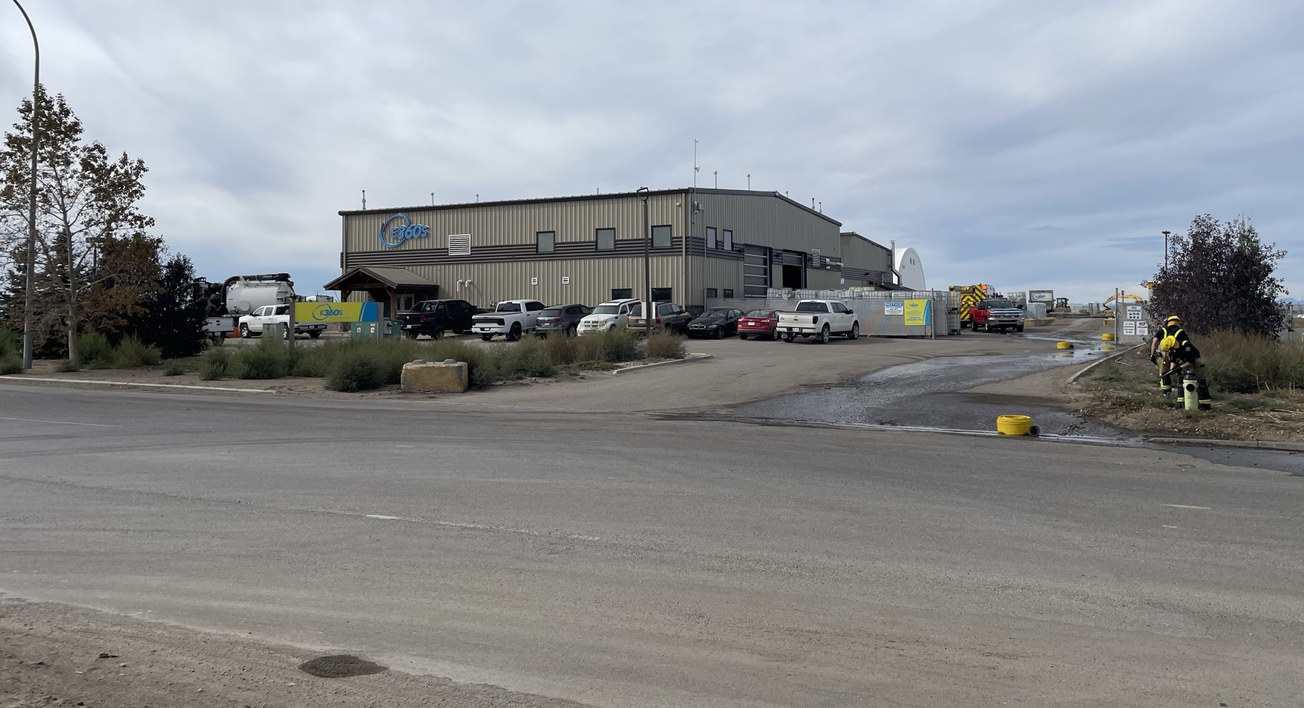 Fire crews on scene of small explosions | CityNews Calgary