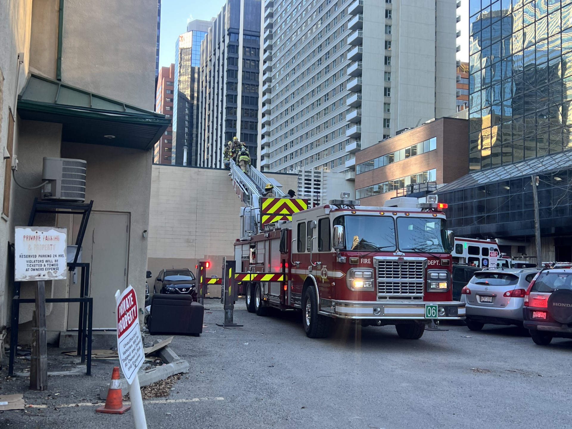 Crews tackle fire in downtown Calgary | CityNews Calgary