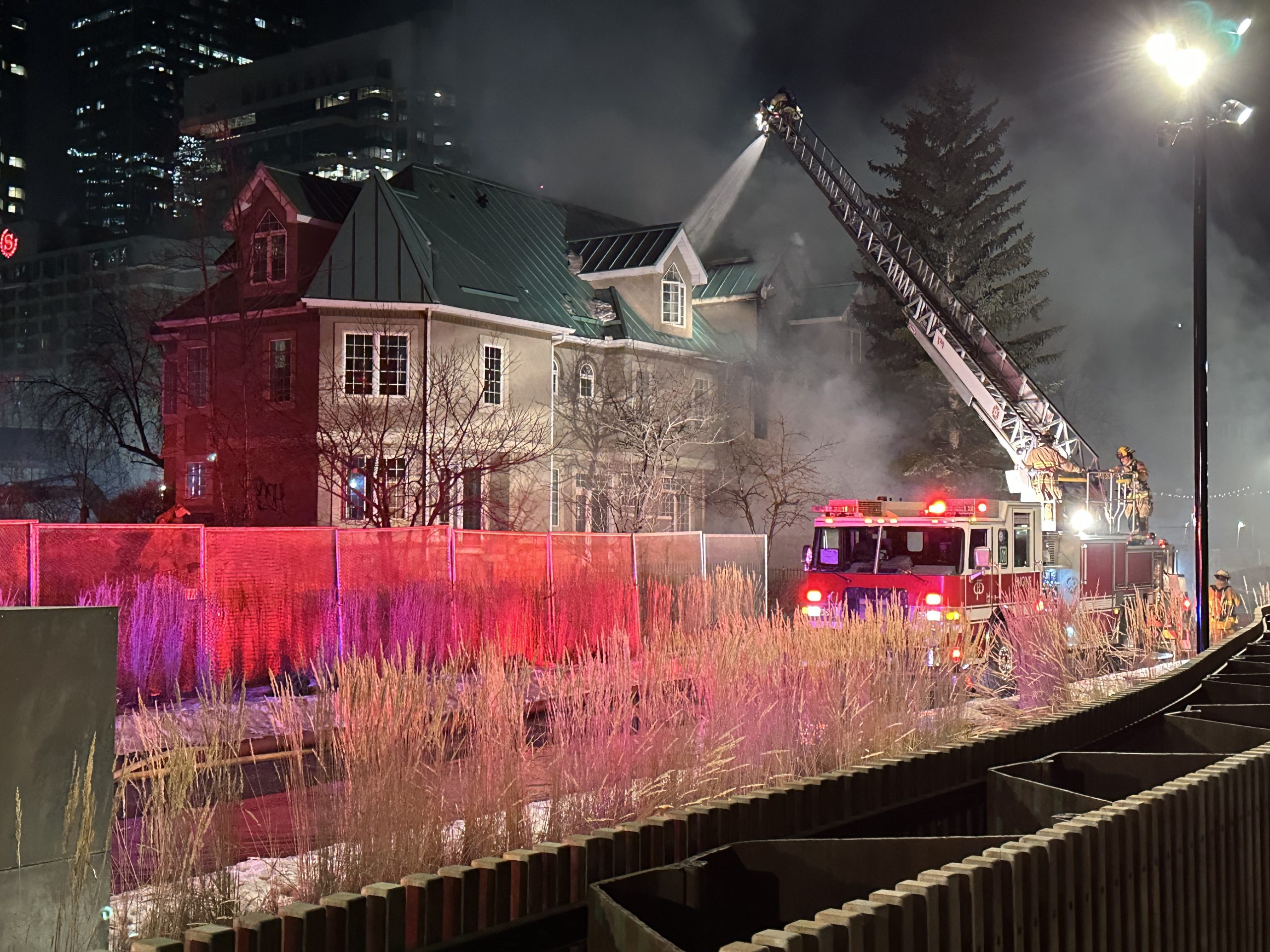 Calgary condos under demolition catch fire, 2nd alarm called