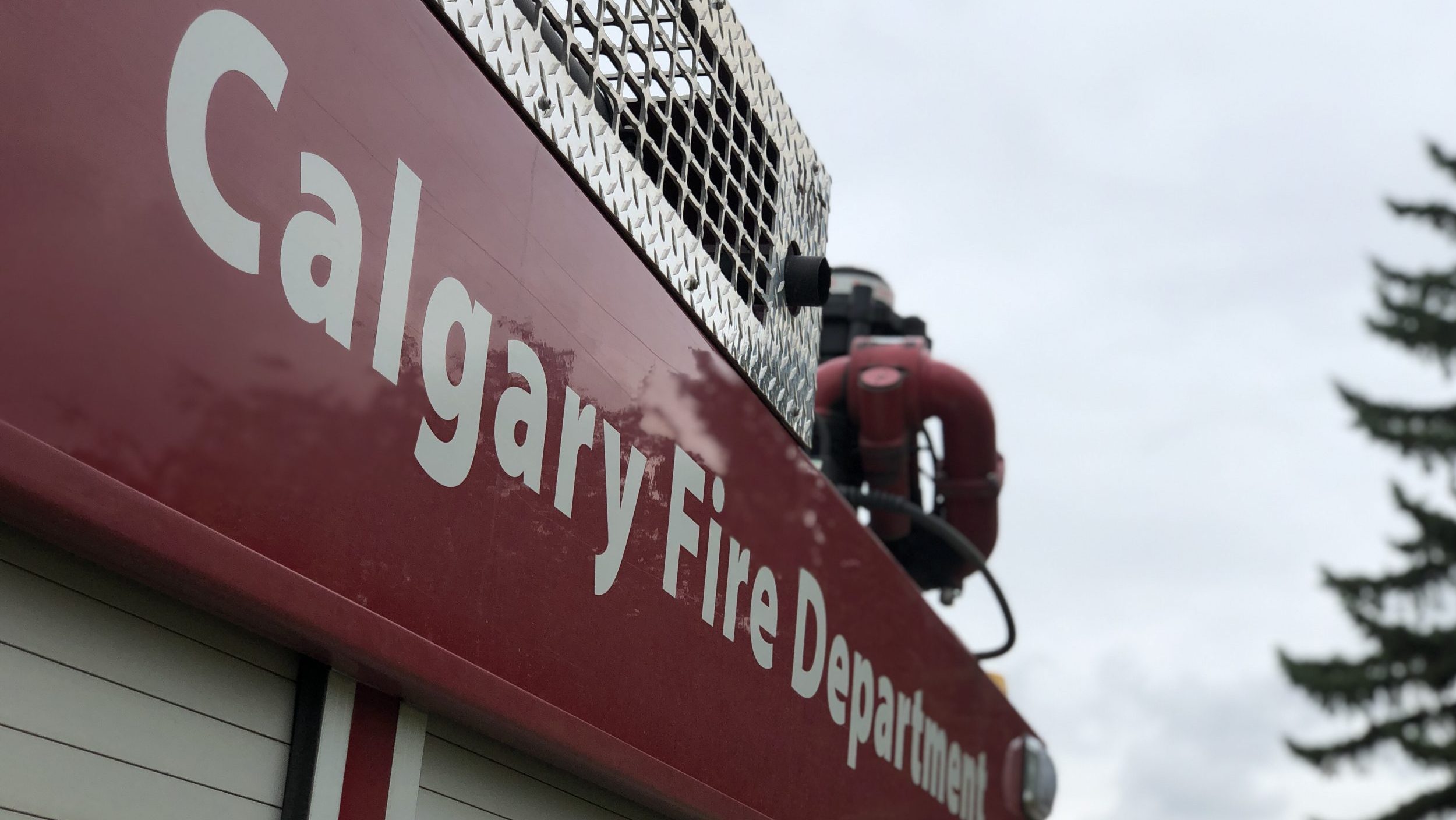 Family pet dies in SE Calgary house fire