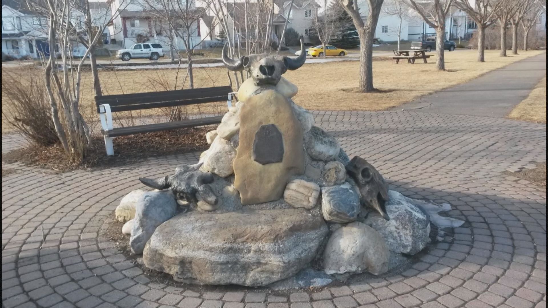 Okotoks residents call for return of skull stolen from Indigenous sculpture