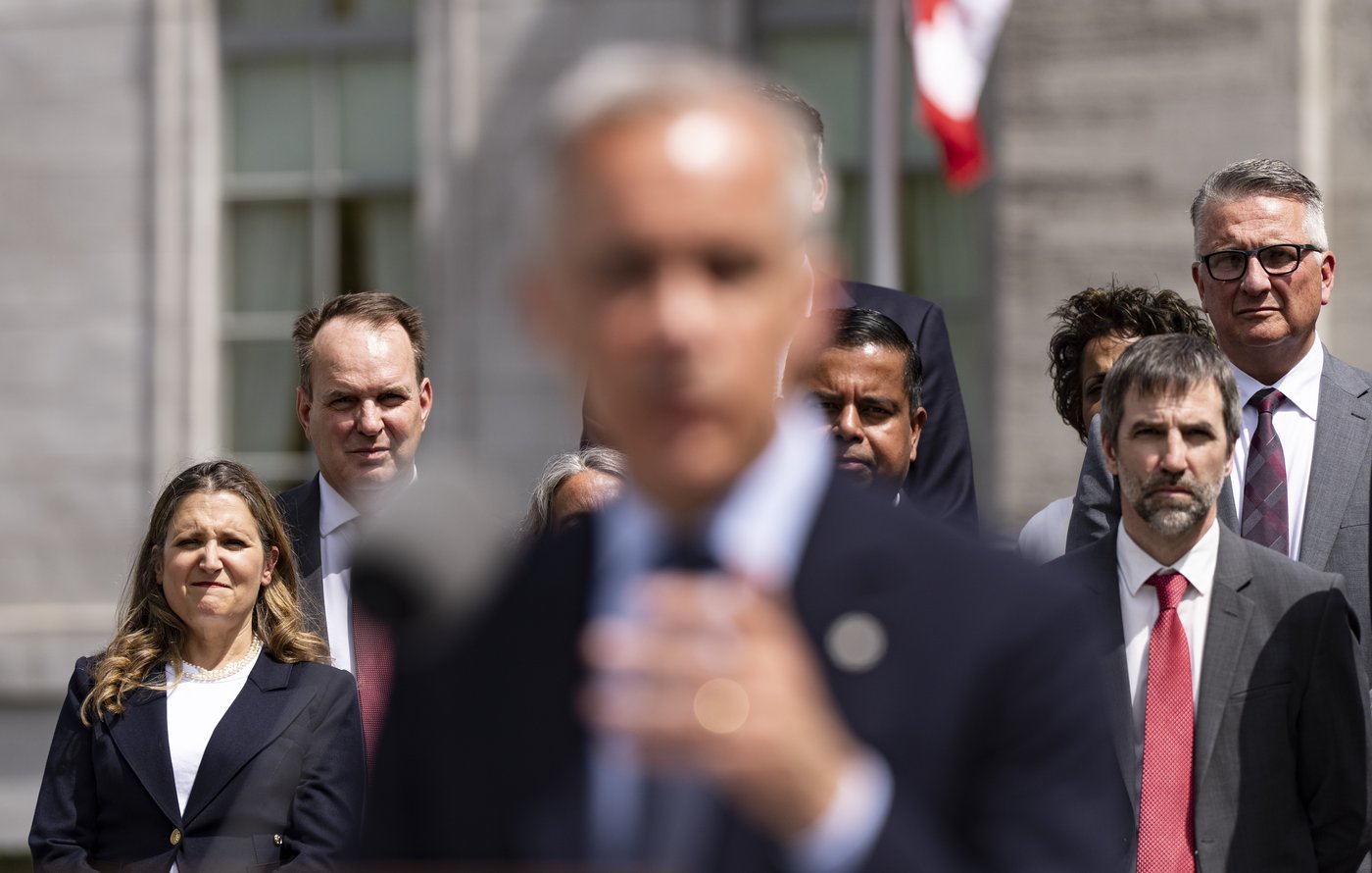 Liberals vote against adopting rules to allow caucus to oust leader