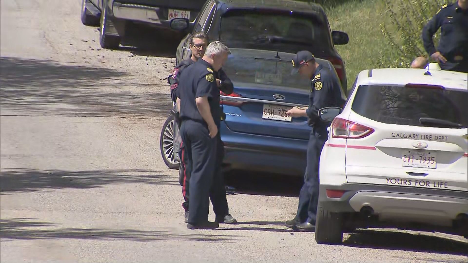 Suspect stole car, hit on-duty firefighter, fled scene: Calgary police