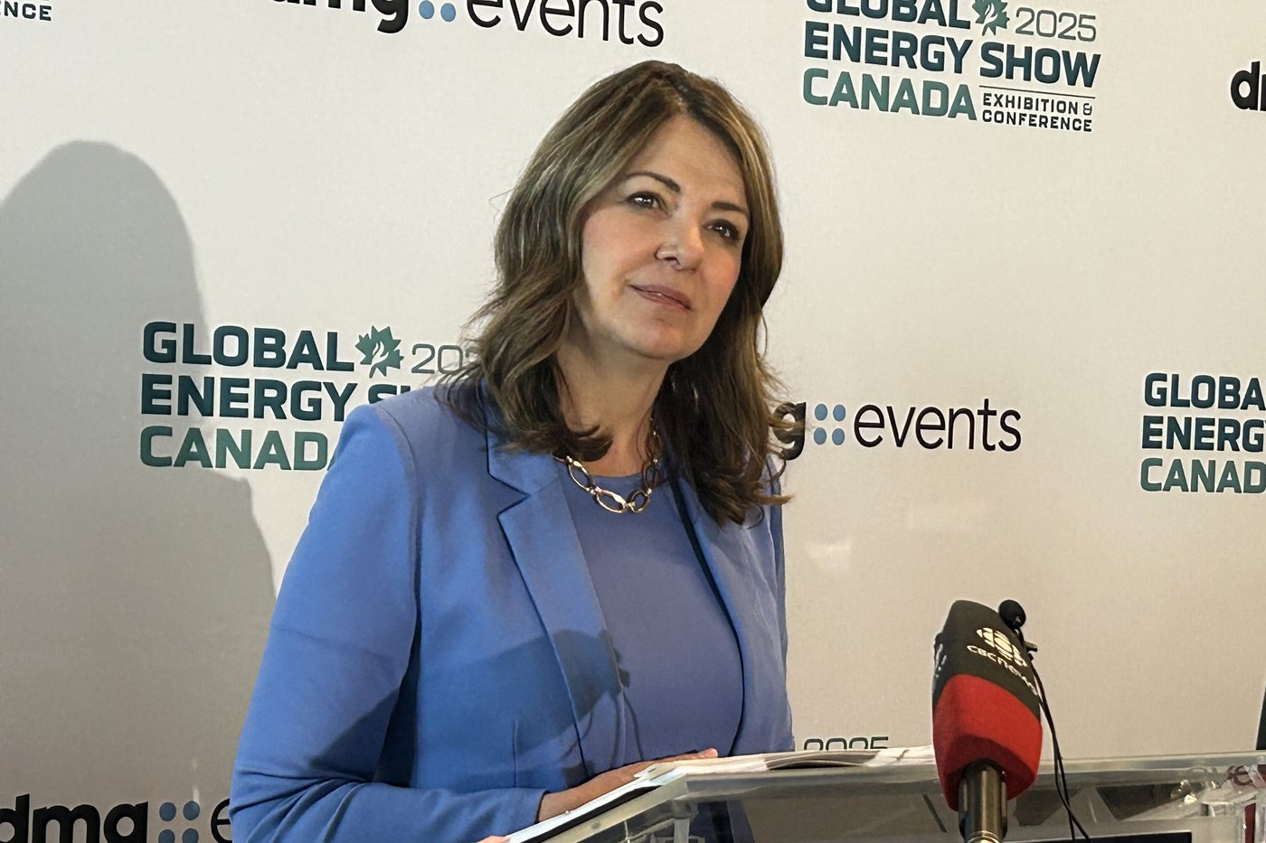 Danielle Smith announces Alberta Next panel