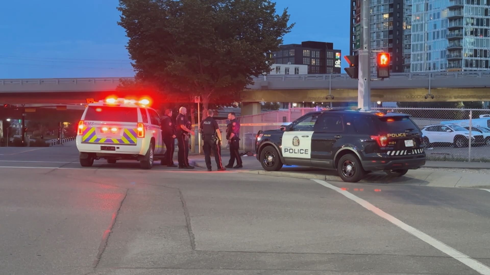 Victim of downtown Calgary stabbing, robbery dies from injuries