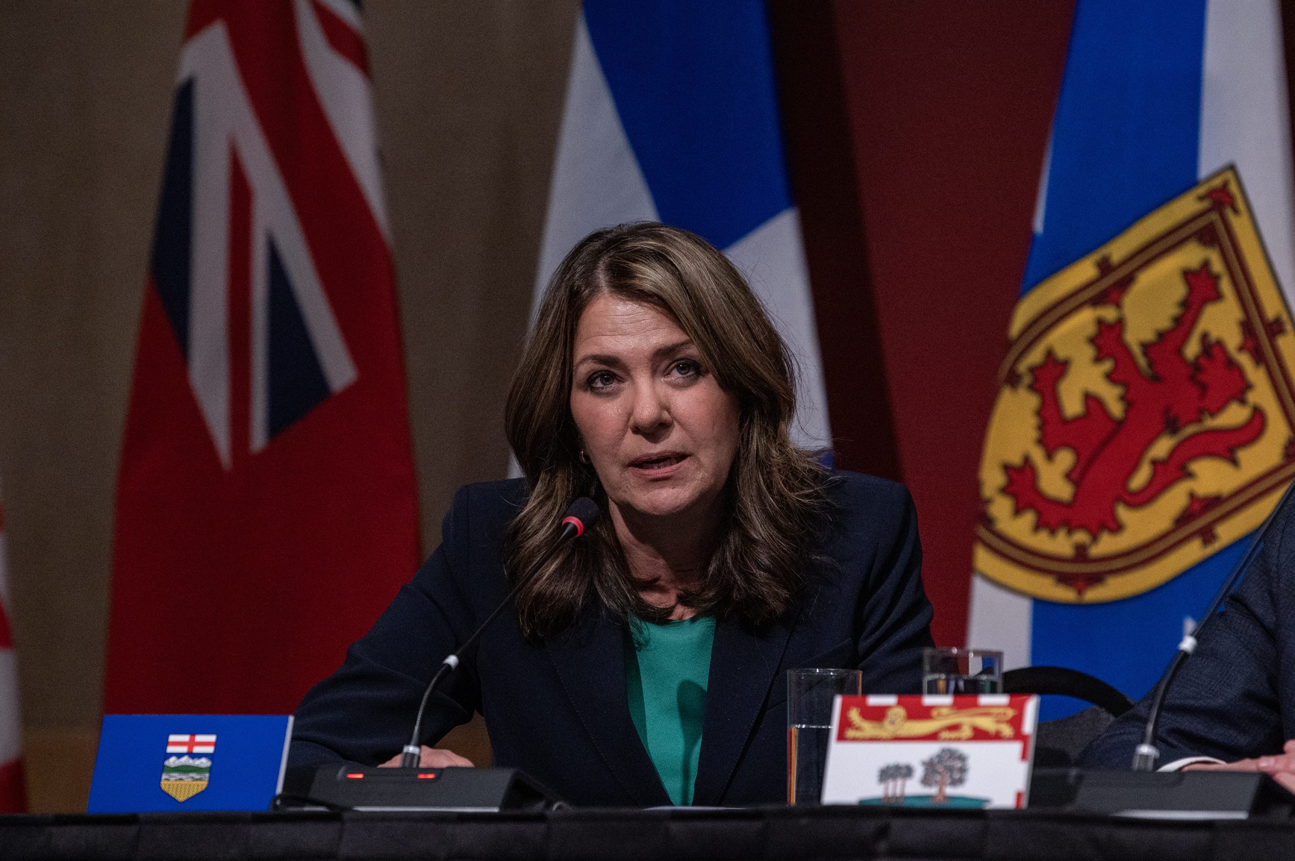 Smith greeted with support at Alberta Next panel stop in Airdrie