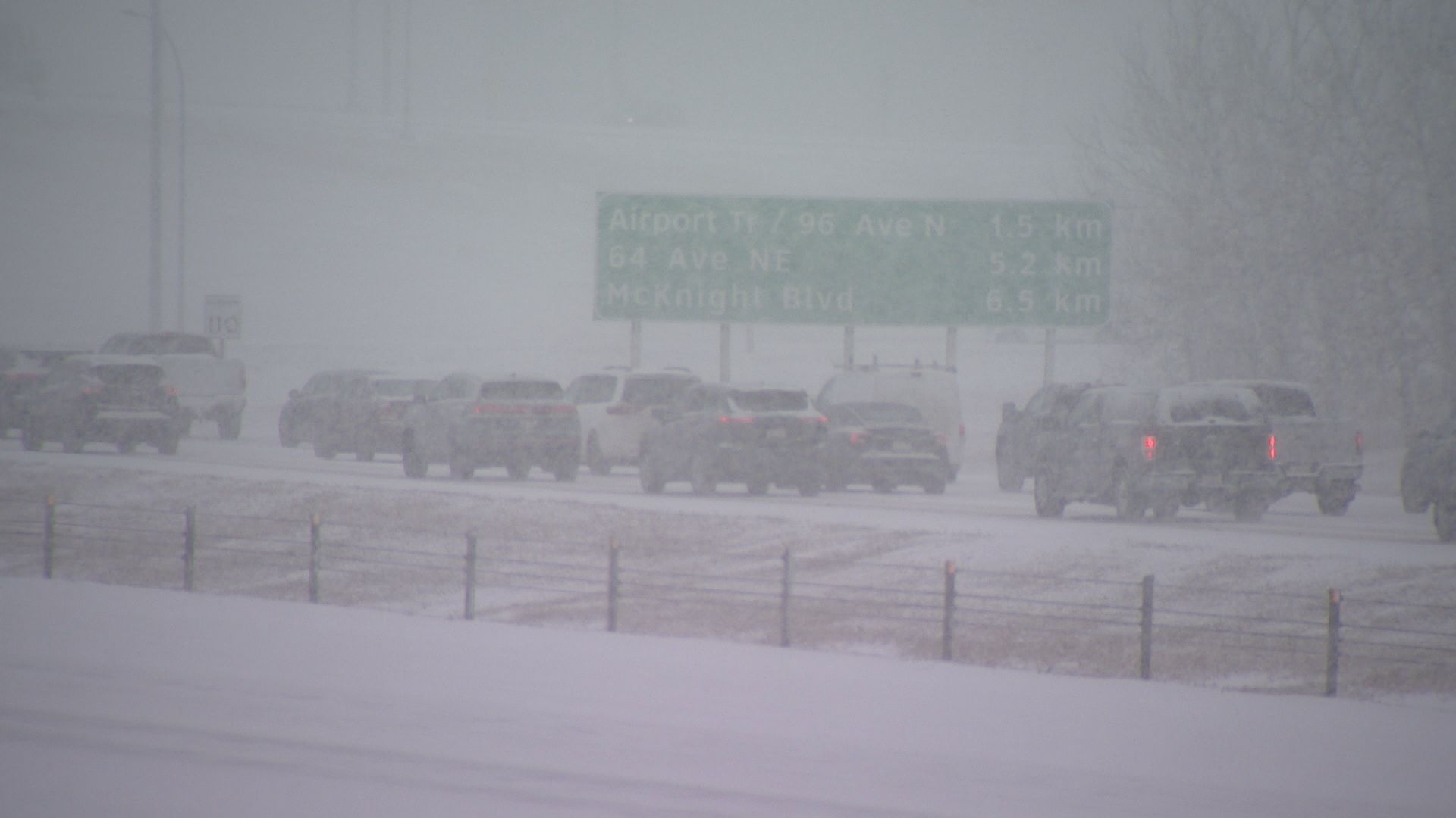 Poor driving conditions, crashes reported in Calgary due to snow