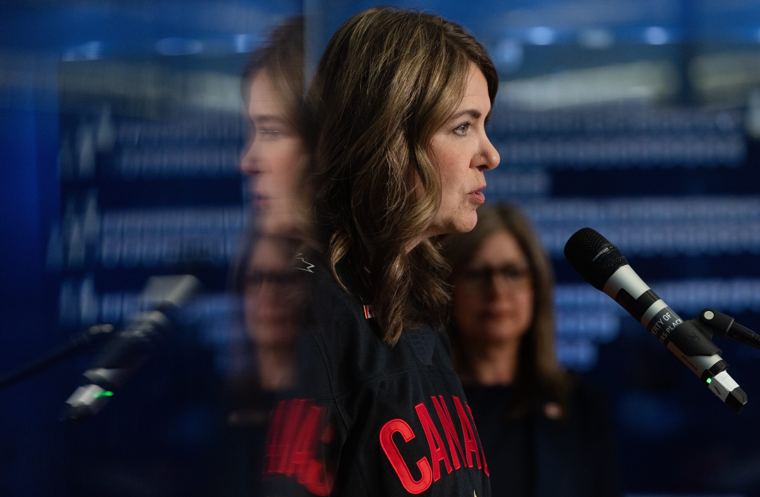 Smith says 'Canada worth fighting for' in address to Albertans
