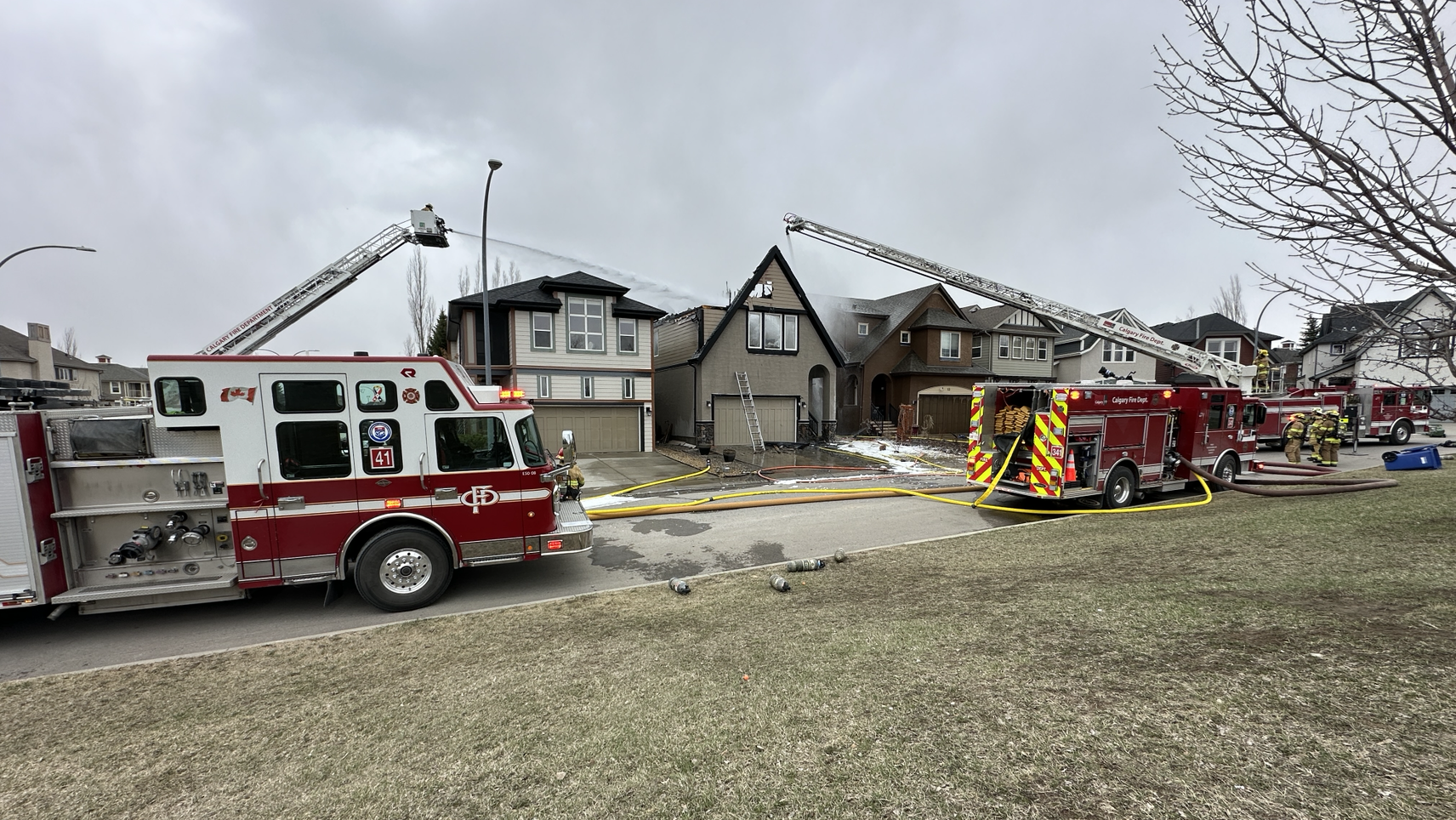 Crews respond to house fire in SE Calgary