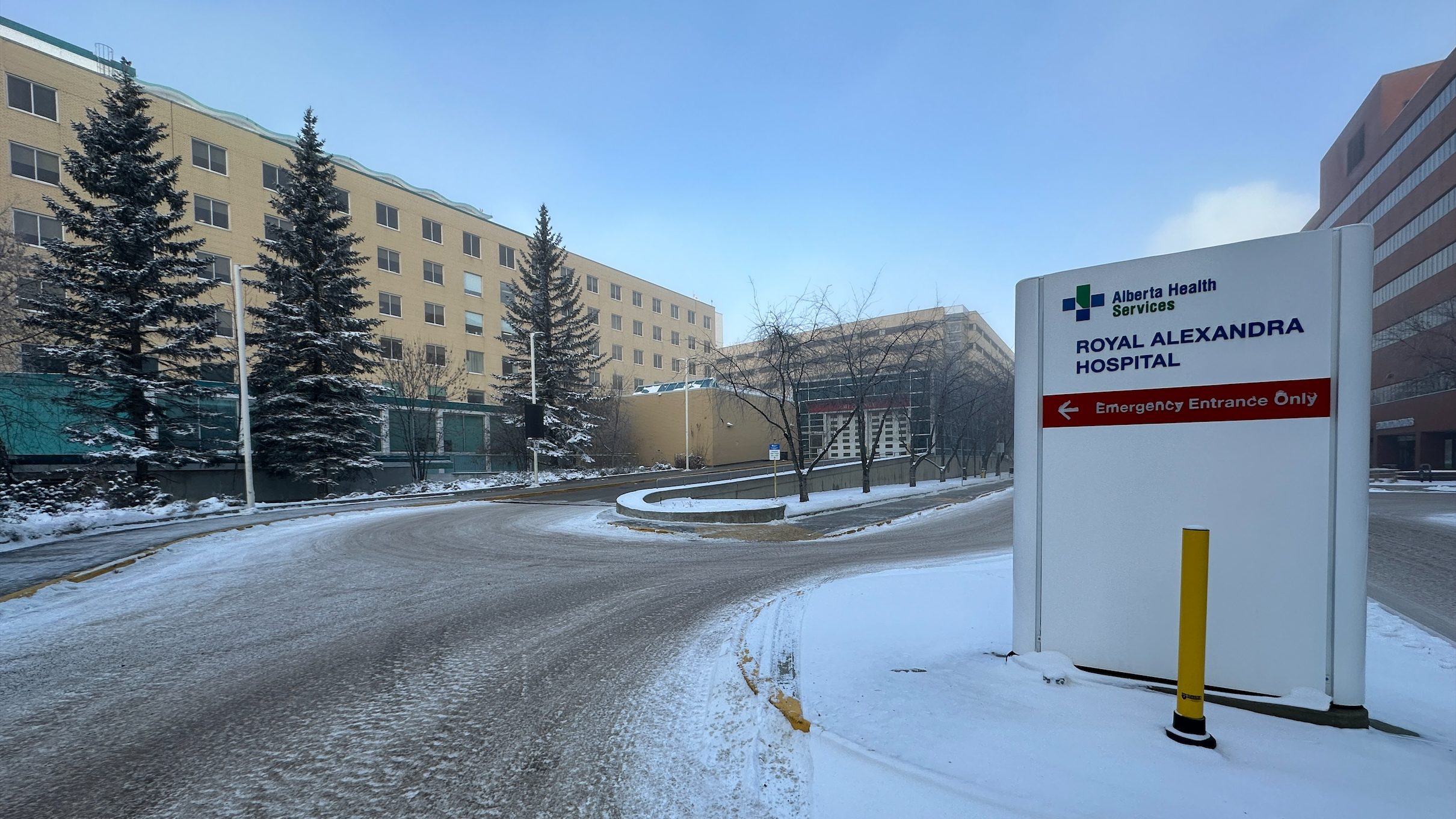Alberta healthcare workers raising concerns around hiring freeze ...